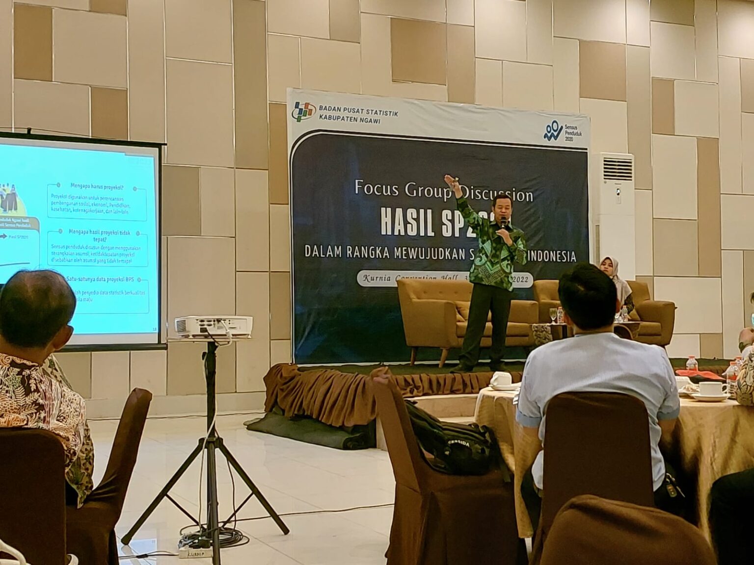 FGD Hasil SP 2020, Wujudkan Satu Data Indonesia - Dinas Komunikasi ... FGD Hasil SP 2020, Wujudkan Satu Data Indonesia - Dinas Komunikasi ...
